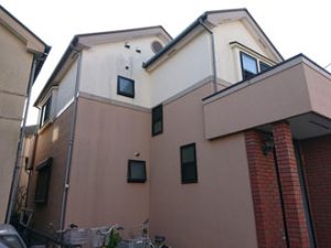 調布市調布ケ丘でツートンカラーの住宅をカラーシミュレーション、パーフェクトトップのND-371に決定！ | 東京の外壁塗装・屋根塗装、塗り替えは街の外壁塗装やさん東東京店へ